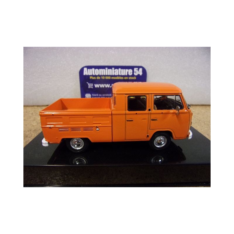 Volkswagen Combi T2b Double Cabine Orange 1982 CLC598 Ixo Models